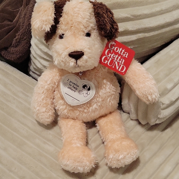 Gund | Toys | Gund Cream And Tan Plush Dog With Heart Tag | Poshmark